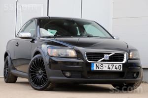 Melns Volvo C30 2007 Tukums, ar dzinēja tilpumu 2.40 L un nobraukumu 218 tūkst. km par 4290 €, foto 3 vietnē AUTOMOTO.COM.LV
