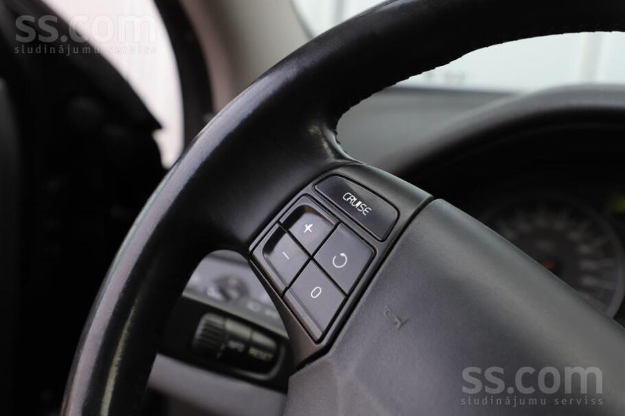 Melns Volvo C30 2007 Tukums, ar dzinēja tilpumu 2.40 L un nobraukumu 218 tūkst. km par 4290 €, foto 12 vietnē AUTOMOTO.COM.LV