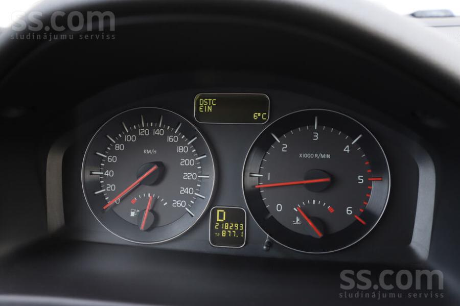 Melns Volvo C30 2007 Tukums, ar dzinēja tilpumu 2.40 L un nobraukumu 218 tūkst. km par 4290 €, foto 15 vietnē AUTOMOTO.COM.LV