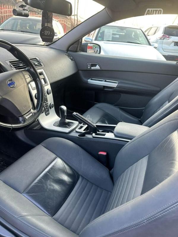 Melns Volvo C30 2007 Pabradė, ar dzinēja tilpumu 1.60 L un nobraukumu 357 tūkst. km par 3000 €, foto 9 vietnē AUTOMOTO.COM.LV