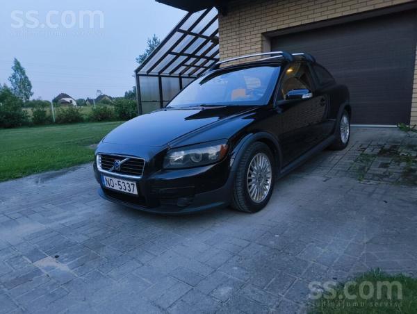 Melns Volvo C30 2007 Jelgava, ar dzinēja tilpumu 2.00 L un nobraukumu 300 tūkst. km par 2850 €, foto 1 vietnē AUTOMOTO.COM.LV