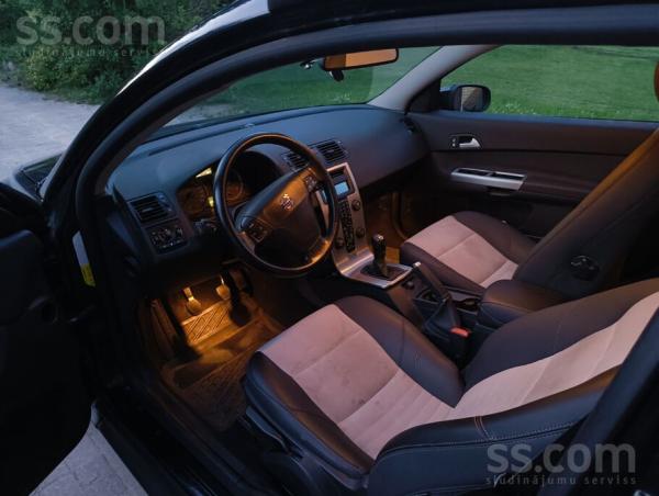 Melns Volvo C30 2007 Jelgava, ar dzinēja tilpumu 2.00 L un nobraukumu 300 tūkst. km par 2850 €, foto 5 vietnē AUTOMOTO.COM.LV