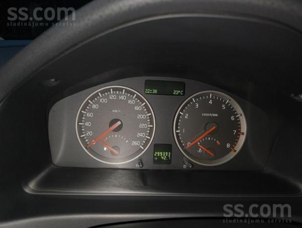 Melns Volvo C30 2007 Jelgava, ar dzinēja tilpumu 2.00 L un nobraukumu 300 tūkst. km par 2850 €, foto 7 vietnē AUTOMOTO.COM.LV
