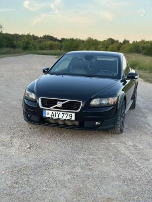 Black Volvo C30 2007 in Vilnius, with an engine capacity of 2.40 L and mileage of 240 thousand km for 3250 €, photo 3 on AUTOMOTO.COM.LV