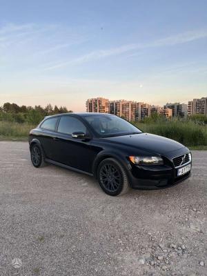 Black Volvo C30 2007 in Vilnius, with an engine capacity of 2.40 L and mileage of 240 thousand km for 3250 €, photo 7 on AUTOMOTO.COM.LV