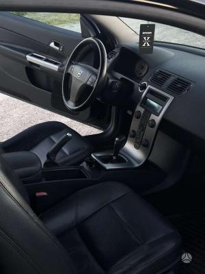 Black Volvo C30 2007 in Vilnius, with an engine capacity of 2.40 L and mileage of 240 thousand km for 3250 €, photo 10 on AUTOMOTO.COM.LV