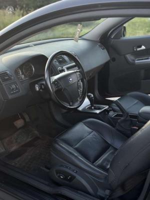 Black Volvo C30 2007 in Vilnius, with an engine capacity of 2.40 L and mileage of 240 thousand km for 3250 €, photo 11 on AUTOMOTO.COM.LV