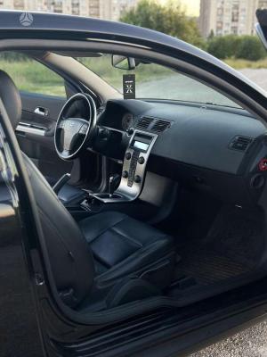 Black Volvo C30 2007 in Vilnius, with an engine capacity of 2.40 L and mileage of 240 thousand km for 3250 €, photo 12 on AUTOMOTO.COM.LV