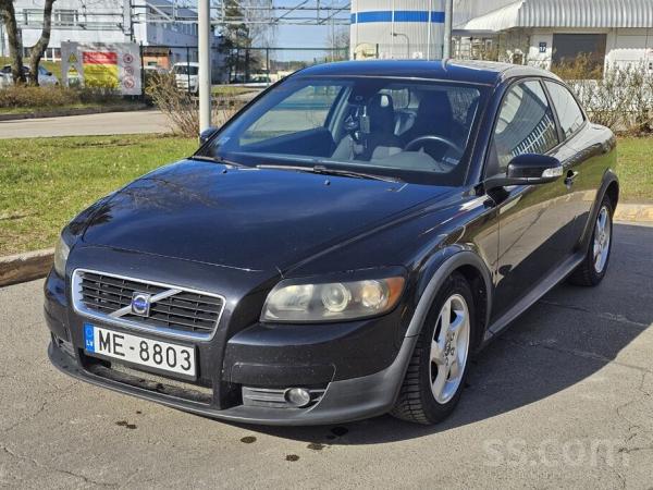 Melns Volvo C30 2008 Rīga, ar dzinēja tilpumu 2.00 L un nobraukumu 226 tūkst. km par 4000 €, foto 1 vietnē AUTOMOTO.COM.LV