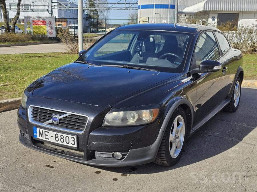 Melns Volvo C30 2008 Rīga, ar dzinēja tilpumu 2.00 L un nobraukumu 226 tūkst. km par 4000 €, foto 1 vietnē AUTOMOTO.COM.LV