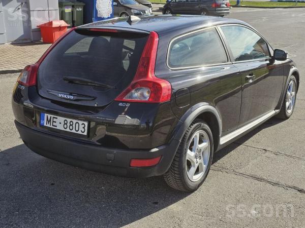 Melns Volvo C30 2008 Rīga, ar dzinēja tilpumu 2.00 L un nobraukumu 226 tūkst. km par 4000 €, foto 3 vietnē AUTOMOTO.COM.LV