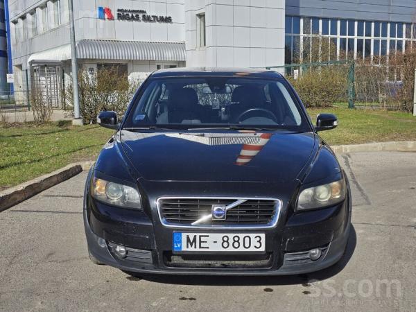 Melns Volvo C30 2008 Rīga, ar dzinēja tilpumu 2.00 L un nobraukumu 226 tūkst. km par 4000 €, foto 6 vietnē AUTOMOTO.COM.LV