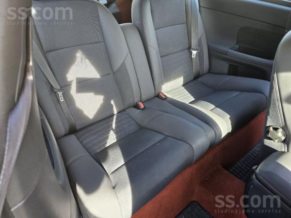 Melns Volvo C30 2008 Rīga, ar dzinēja tilpumu 2.00 L un nobraukumu 226 tūkst. km par 4000 €, foto 9 vietnē AUTOMOTO.COM.LV