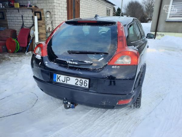Melns Volvo C30 2008 Viļņa, ar dzinēja tilpumu 2.00 L un nobraukumu 310 tūkst. km par 1350 €, foto 4 vietnē AUTOMOTO.COM.LV