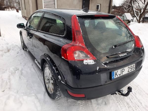 Melns Volvo C30 2008 Viļņa, ar dzinēja tilpumu 2.00 L un nobraukumu 310 tūkst. km par 1350 €, foto 5 vietnē AUTOMOTO.COM.LV