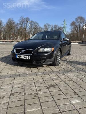 Melns Volvo C30 2008 Rīga, ar dzinēja tilpumu 2.00 L un nobraukumu 248 tūkst. km par 2100 €, foto  vietnē AUTOMOTO.COM.LV