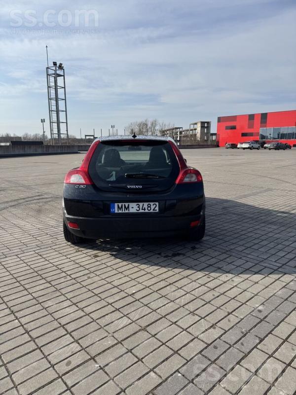 Melns Volvo C30 2008 Rīga, ar dzinēja tilpumu 2.00 L un nobraukumu 248 tūkst. km par 2100 €, foto 4 vietnē AUTOMOTO.COM.LV