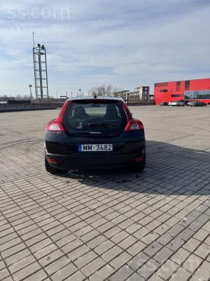 Melns Volvo C30 2008 Rīga, ar dzinēja tilpumu 2.00 L un nobraukumu 248 tūkst. km par 2100 €, foto 5 vietnē AUTOMOTO.COM.LV