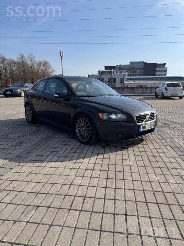 Melns Volvo C30 2008 Rīga, ar dzinēja tilpumu 2.00 L un nobraukumu 248 tūkst. km par 2100 €, foto 7 vietnē AUTOMOTO.COM.LV