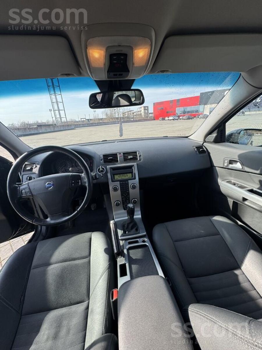Melns Volvo C30 2008 Rīga, ar dzinēja tilpumu 2.00 L un nobraukumu 248 tūkst. km par 2100 €, foto 12 vietnē AUTOMOTO.COM.LV