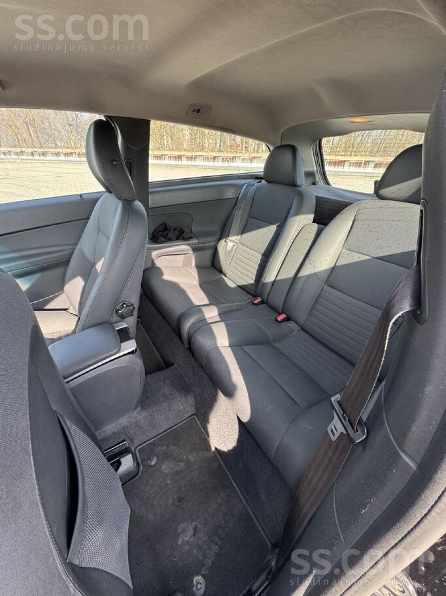 Melns Volvo C30 2008 Rīga, ar dzinēja tilpumu 2.00 L un nobraukumu 248 tūkst. km par 2100 €, foto 13 vietnē AUTOMOTO.COM.LV