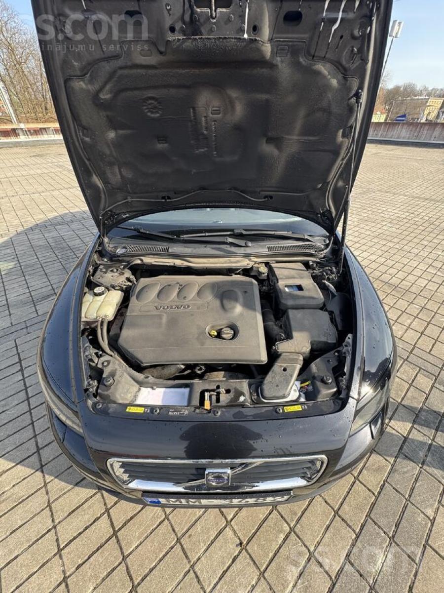 Melns Volvo C30 2008 Rīga, ar dzinēja tilpumu 2.00 L un nobraukumu 248 tūkst. km par 2100 €, foto 14 vietnē AUTOMOTO.COM.LV
