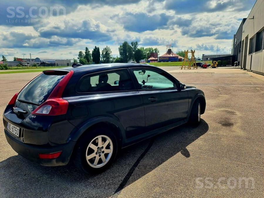Melns Volvo C30 2008 Rīga, ar dzinēja tilpumu 1.60 L un nobraukumu 296 tūkst. km par 2450 €, foto 8 vietnē AUTOMOTO.COM.LV