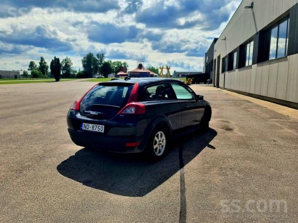 Черный Вольво Ц30 2008 в Рига, объемом двигателя 1.60 л и пробегом 296 тыс. км за 2450 €, фото 9 на AUTOMOTO.COM.LV