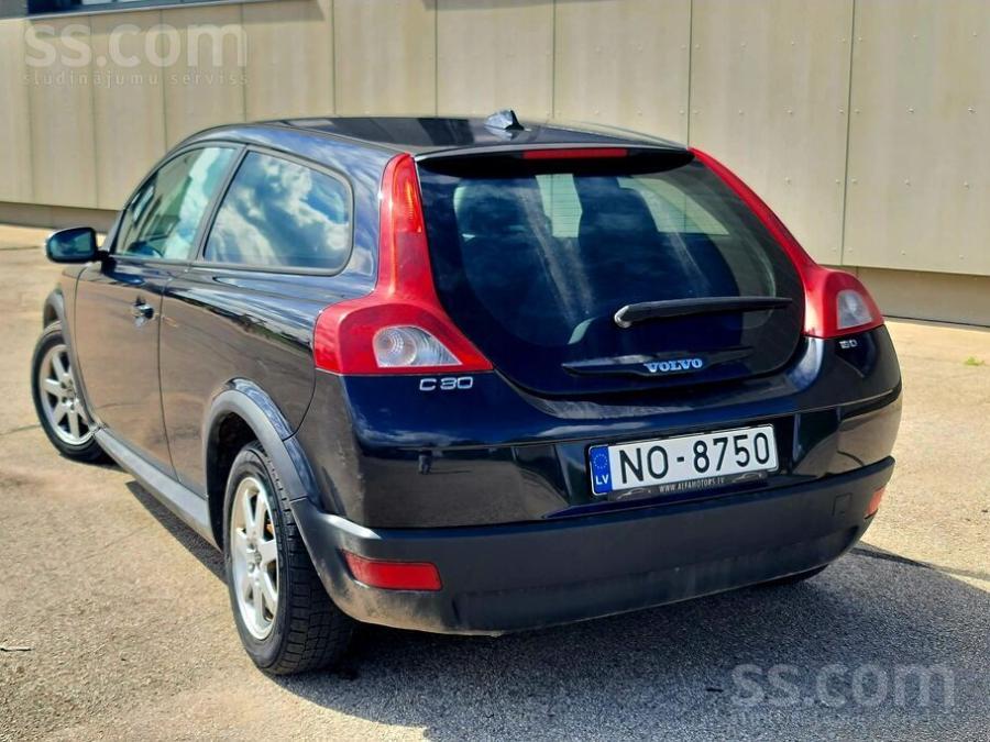 Melns Volvo C30 2008 Rīga, ar dzinēja tilpumu 1.60 L un nobraukumu 296 tūkst. km par 2450 €, foto 11 vietnē AUTOMOTO.COM.LV
