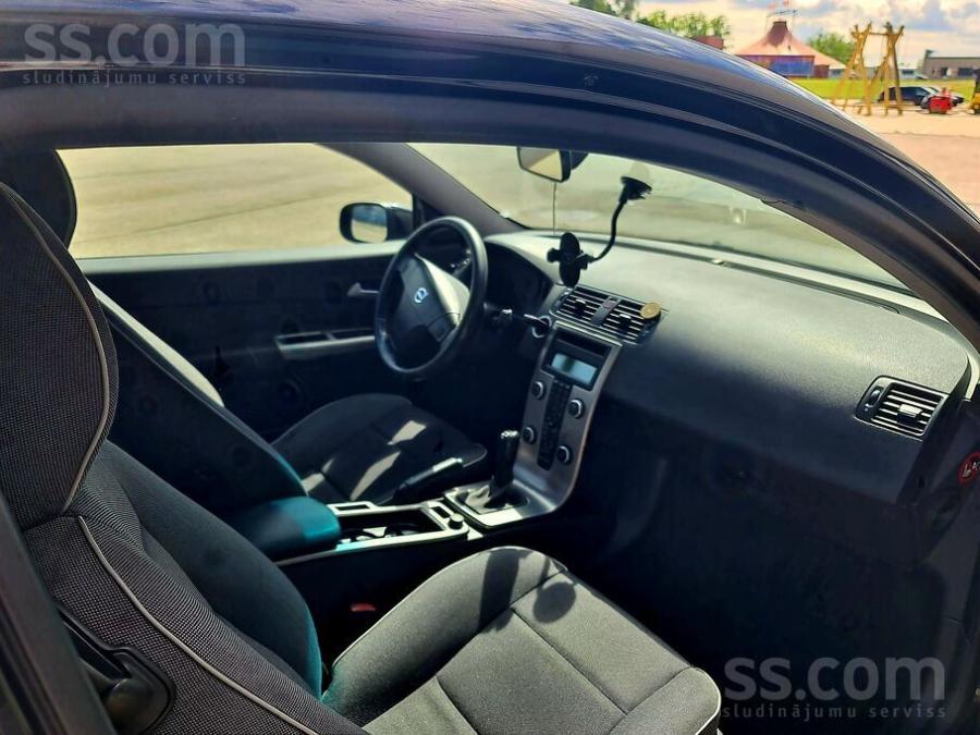 Melns Volvo C30 2008 Rīga, ar dzinēja tilpumu 1.60 L un nobraukumu 296 tūkst. km par 2450 €, foto 15 vietnē AUTOMOTO.COM.LV