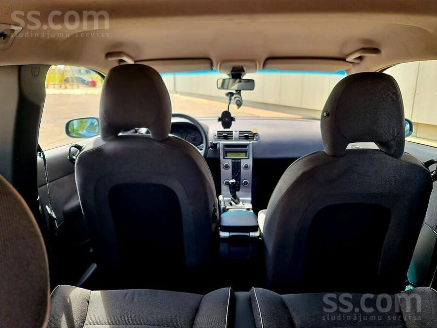 Melns Volvo C30 2008 Rīga, ar dzinēja tilpumu 1.60 L un nobraukumu 296 tūkst. km par 2450 €, foto 16 vietnē AUTOMOTO.COM.LV