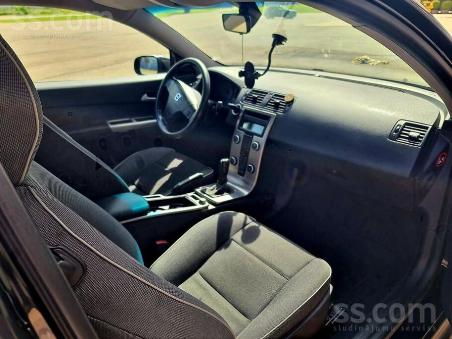 Melns Volvo C30 2008 Rīga, ar dzinēja tilpumu 1.60 L un nobraukumu 296 tūkst. km par 2450 €, foto 21 vietnē AUTOMOTO.COM.LV