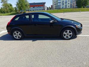 Melns Volvo C30 2008 Šauļi, ar dzinēja tilpumu 1.80 L un nobraukumu 332 tūkst. km par 1800 €, foto 5 vietnē AUTOMOTO.COM.LV