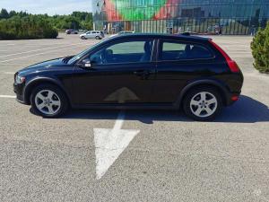 Melns Volvo C30 2008 Šauļi, ar dzinēja tilpumu 1.80 L un nobraukumu 332 tūkst. km par 1800 €, foto 9 vietnē AUTOMOTO.COM.LV