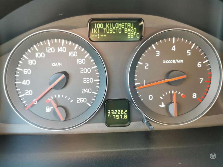 Melns Volvo C30 2008 Šauļi, ar dzinēja tilpumu 1.80 L un nobraukumu 332 tūkst. km par 1800 €, foto 23 vietnē AUTOMOTO.COM.LV