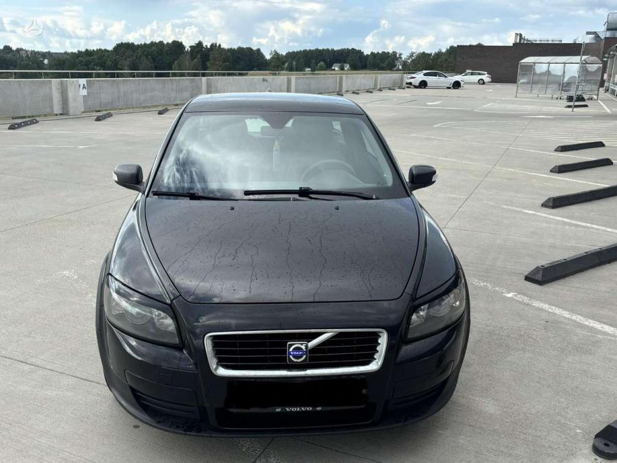 Black Volvo C30 2008 in Vilnius, with an engine capacity of 1.56 L and mileage of 317 thousand km for 640 €, photo 4 on AUTOMOTO.COM.LV