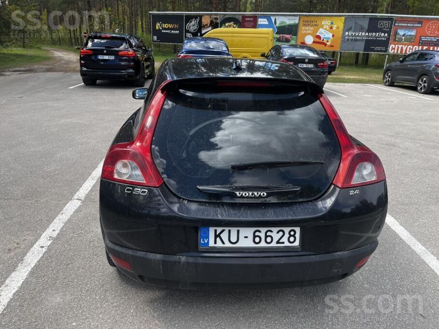 Черный Вольво Ц30 2008 в Рига, объемом двигателя 2.40 л и пробегом 250 тыс. км за 3500 €, фото 3 на AUTOMOTO.COM.LV