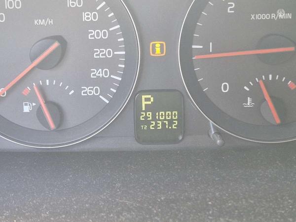 Black Volvo C30 2008 in Vilnius, with an engine capacity of 2.00 L and mileage of 291 thousand km for 1900 €, photo 7 on AUTOMOTO.COM.LV