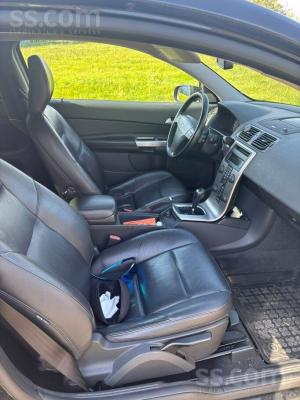Black Volvo C30 2008 in Riga, with an engine capacity of 2.40 L and mileage of 279 thousand km for 2900 €, photo 7 on AUTOMOTO.COM.LV