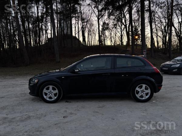 Melns Volvo C30 2009 Rīga, ar dzinēja tilpumu 1.60 L un nobraukumu 282 tūkst. km par 1699 €, foto 2 vietnē AUTOMOTO.COM.LV