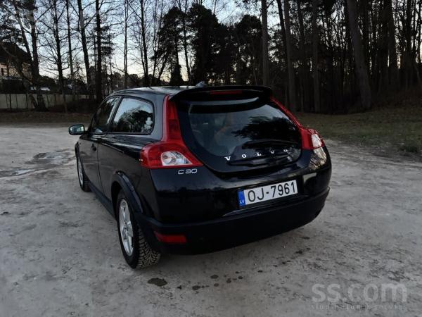 Melns Volvo C30 2009 Rīga, ar dzinēja tilpumu 1.60 L un nobraukumu 282 tūkst. km par 1699 €, foto 3 vietnē AUTOMOTO.COM.LV
