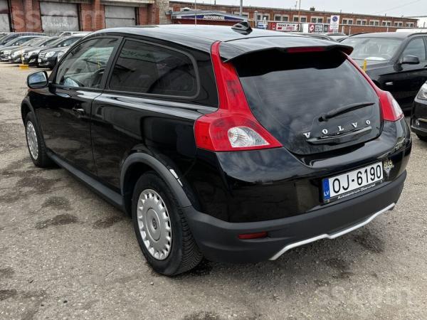 Black Volvo C30 2009 in Daugavpils, with an engine capacity of 1.60 L and mileage of 0 thousand km for 3590 €, photo 4 on AUTOMOTO.COM.LV