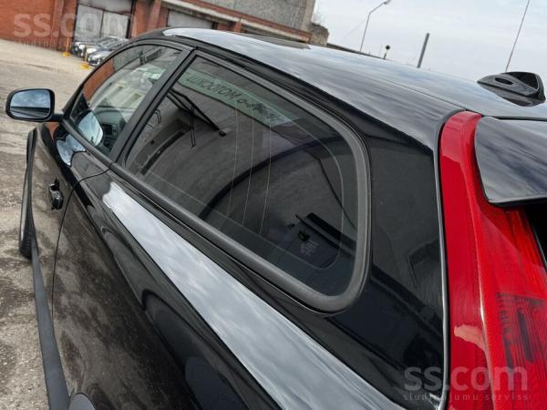 Black Volvo C30 2009 in Daugavpils, with an engine capacity of 1.60 L and mileage of 0 thousand km for 3590 €, photo 10 on AUTOMOTO.COM.LV
