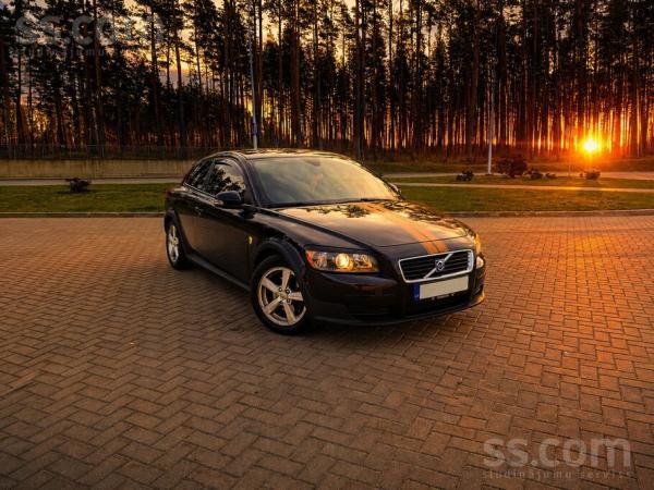 Черный Вольво Ц30 2009 в Рига, объемом двигателя 1.60 л и пробегом 243 тыс. км за 3100 €, фото 1 на AUTOMOTO.COM.LV