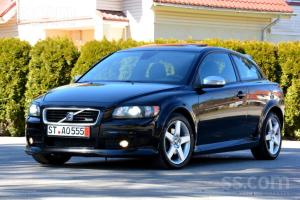 Black Volvo C30 2009 in Riga, with an engine capacity of 2.40 L and mileage of 313 thousand km for 3999 €, photo 17 on AUTOMOTO.COM.LV