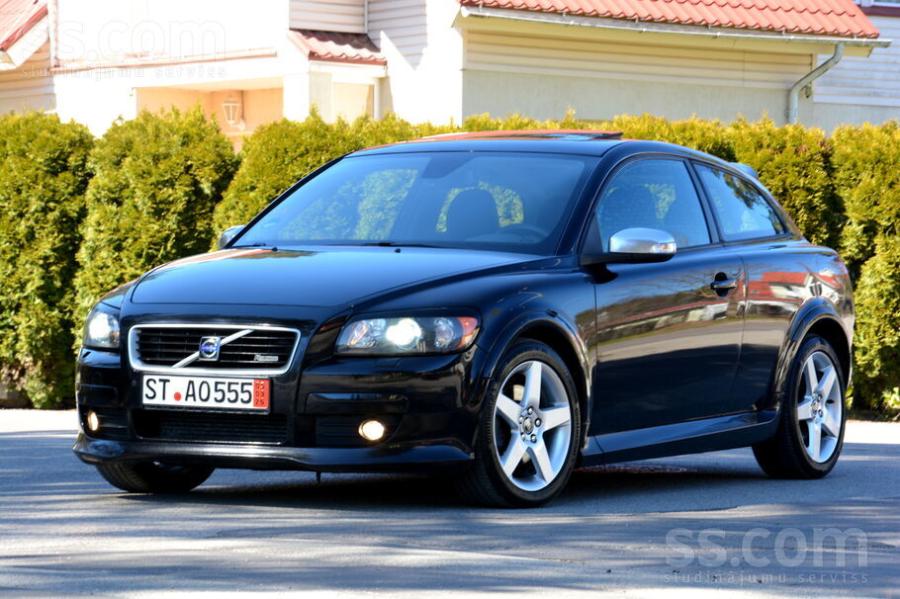 Black Volvo C30 2009 in Riga, with an engine capacity of 2.40 L and mileage of 313 thousand km for 3999 €, photo 17 on AUTOMOTO.COM.LV