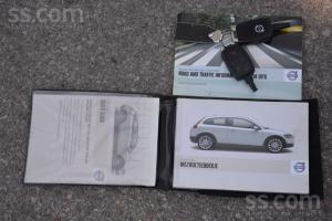Black Volvo C30 2009 in Riga, with an engine capacity of 2.40 L and mileage of 313 thousand km for 3999 €, photo 19 on AUTOMOTO.COM.LV