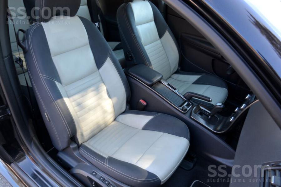 Black Volvo C30 2009 in Riga, with an engine capacity of 2.40 L and mileage of 313 thousand km for 3999 €, photo 31 on AUTOMOTO.COM.LV