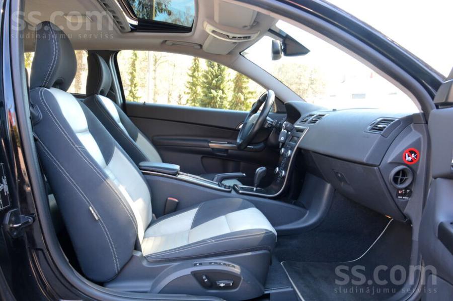 Black Volvo C30 2009 in Riga, with an engine capacity of 2.40 L and mileage of 313 thousand km for 3999 €, photo 34 on AUTOMOTO.COM.LV