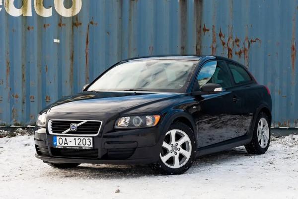Черный Вольво Ц30 2009 в Рига, объемом двигателя 1.60 л и пробегом 161 тыс. км за 3885 €, фото 3 на AUTOMOTO.COM.LV